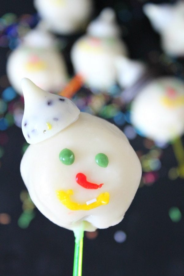 Adorable & Easy Snowman Cake Pops - Easy Peasy Creative Ideas