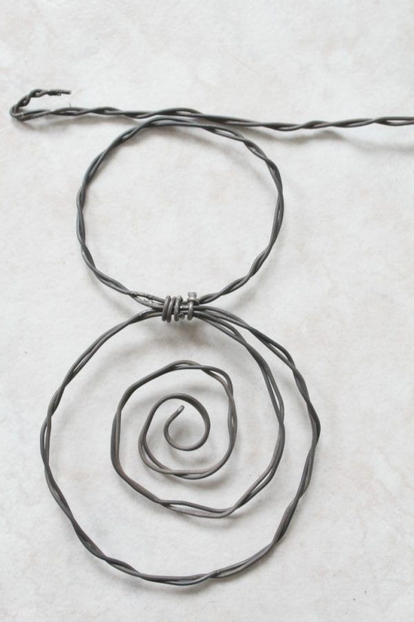Snowman Decorations With Wire - Easy Peasy Creative Ideas