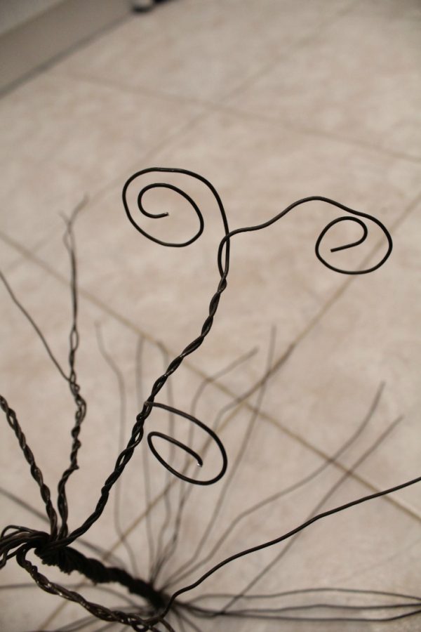 DIY Jewelry Holder Tree made out of wire