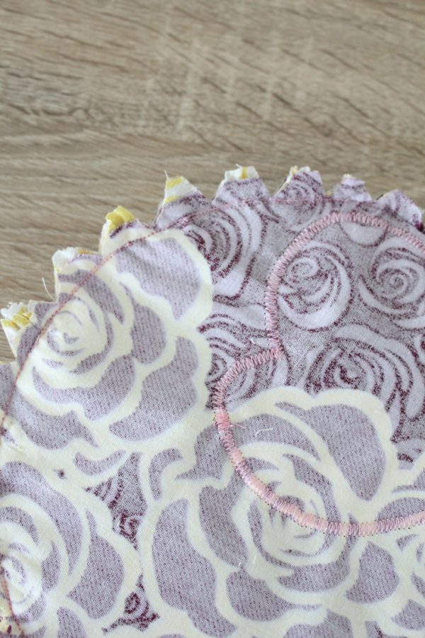 This Darling Mug Rug Pattern Is Super Easy | Easy Peasy Creative Ideas