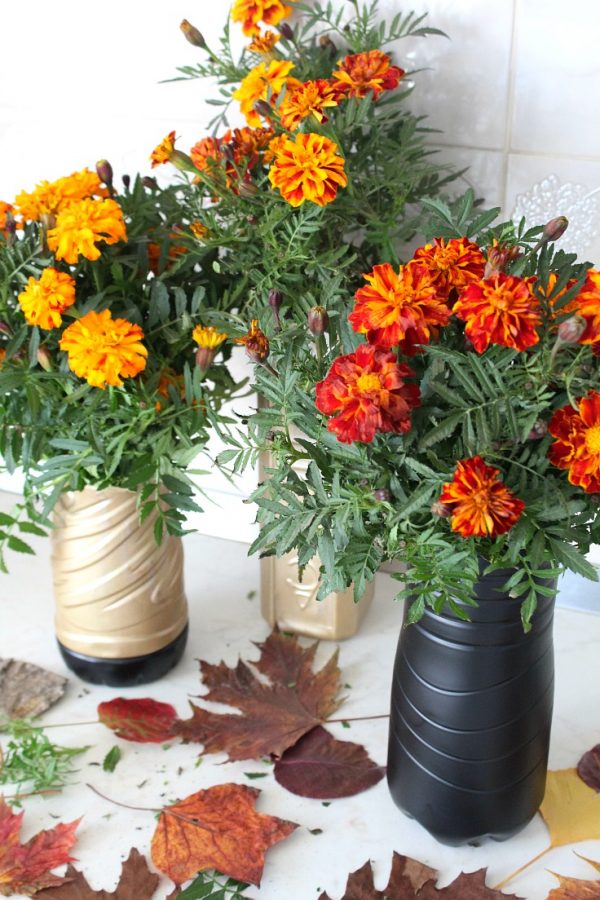 Simple & Easy PLASTIC FLOWER VASE DIY - Easy Peasy Creative Ideas
