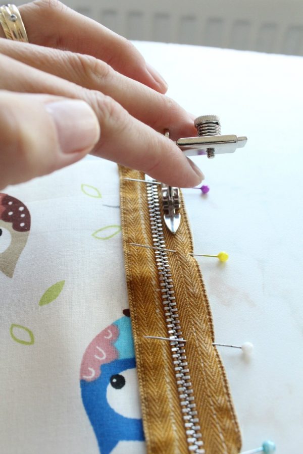 How to Sew a Zipper for a Pouch Easy Sewing Tutorial