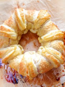 Apple Puff Pastry Ring The Perfect Fall Dessert Idea