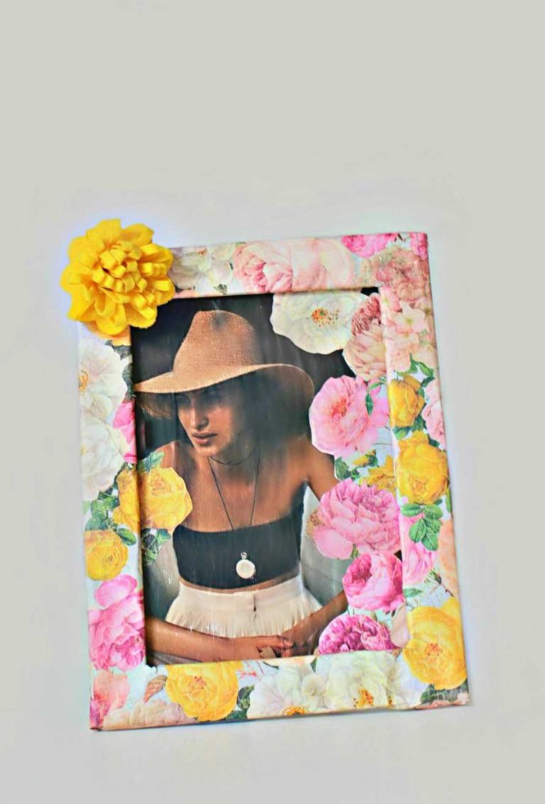 Floral Picture Frame Easy Craft With Photo On Canvas