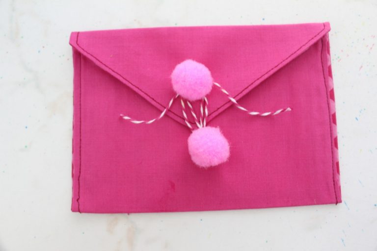 Sew Cute Valentine's Day Fabric Envelopes | Easy Peasy Creative Ideas
