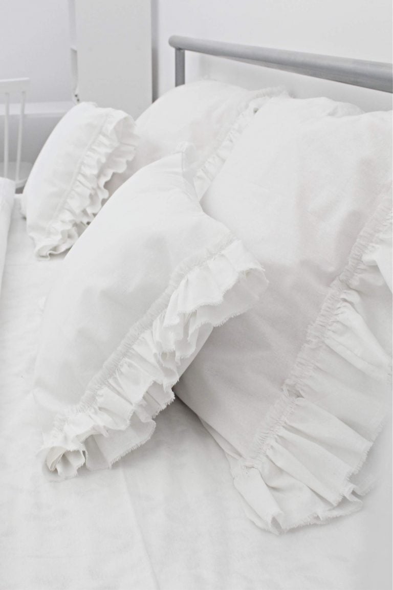 Ruffled Pillow Case Easy Sewing Tutorial - Easy Peasy Creative Ideas