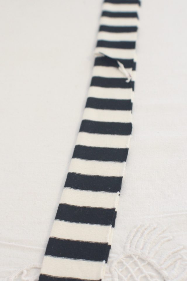 Genius sewing tip: best way to match stripes - Easy Peasy Creative Ideas