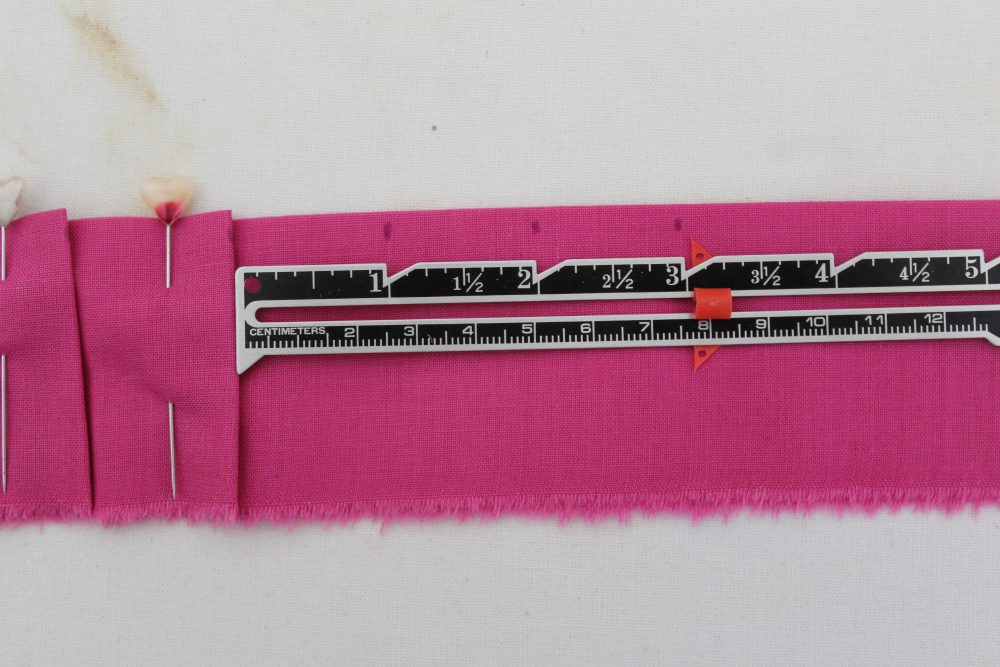 The Best Method For Sewing KNIFE PLEATS - Easy Peasy Creative Ideas