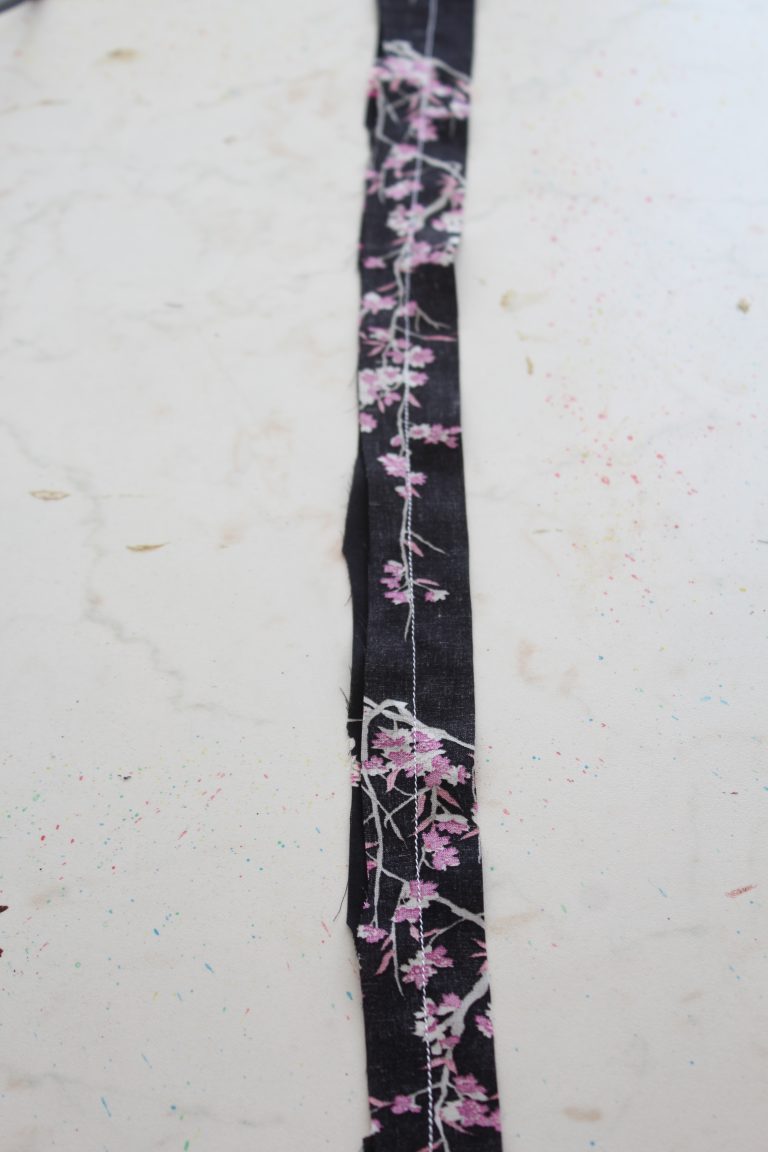 How To Turn A Fabric Tube Inside Out Easily - Easy Peasy Creative Ideas