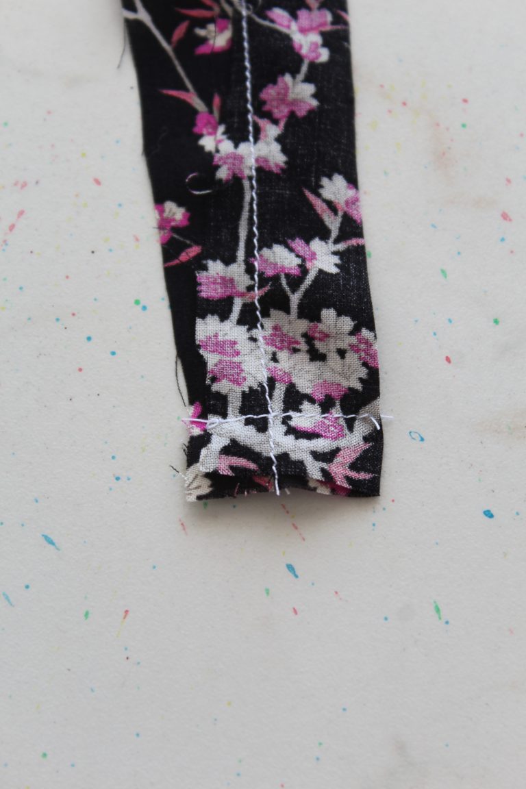 How To Turn A Fabric Tube Inside Out Easily - Easy Peasy Creative Ideas