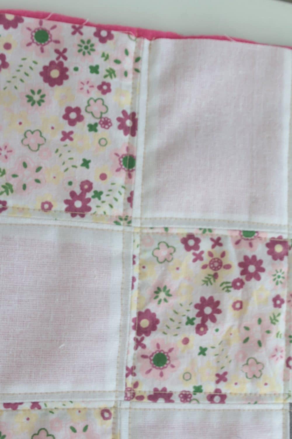 Quilted Sewing Mat With Thread Catcher - Easy Peasy Creative Ideas