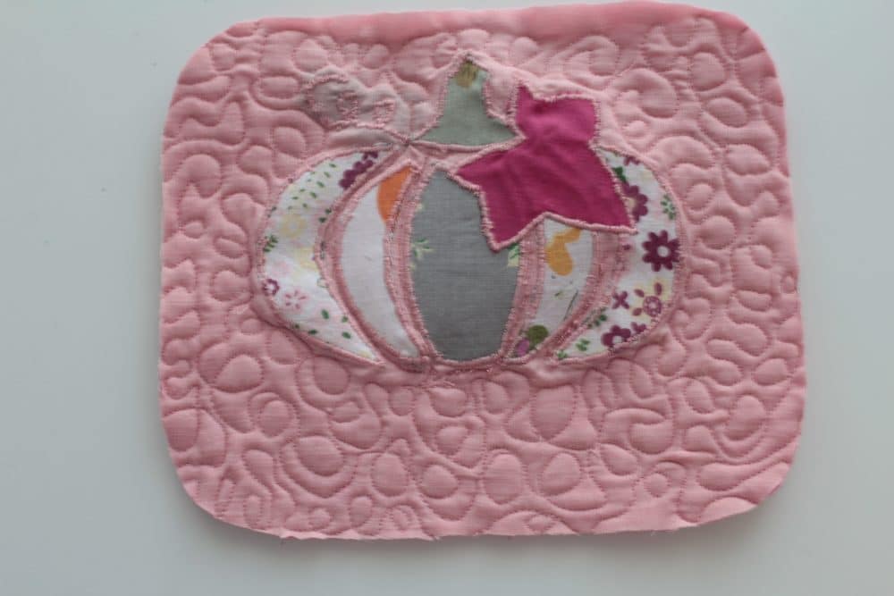 30 Minutes Applique Pumpkin Mug Rug Sewing Tutorial- Easy Peasy ...