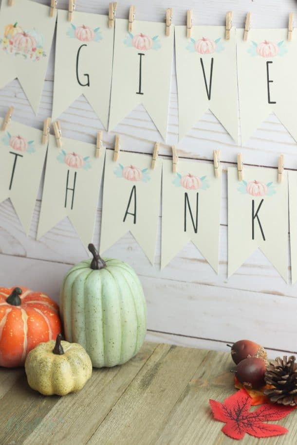 Give Thanks Banner Easy Thanksgiving Decorating Idea