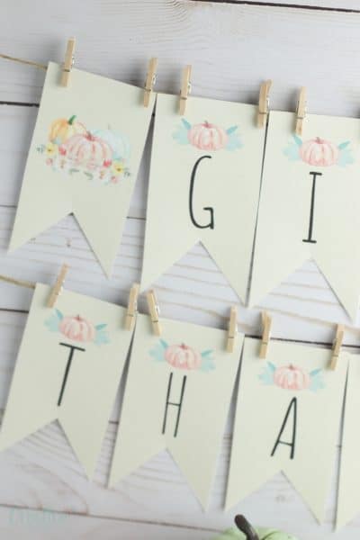Give Thanks Banner Easy Thanksgiving Decorating Idea