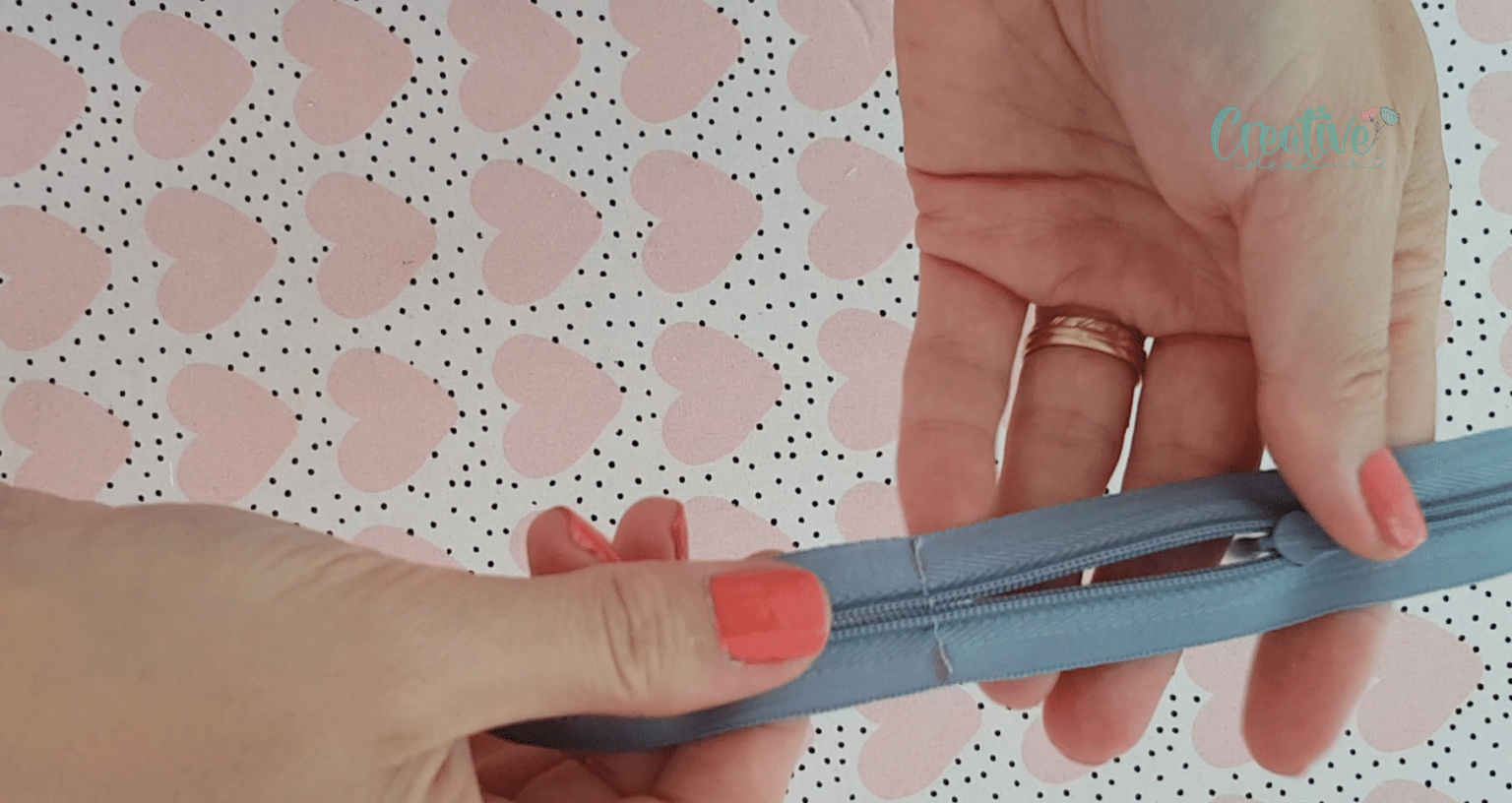 How to Make Zipper Tabs With Fabric Scraps - Easy Peasy Creative Ideas