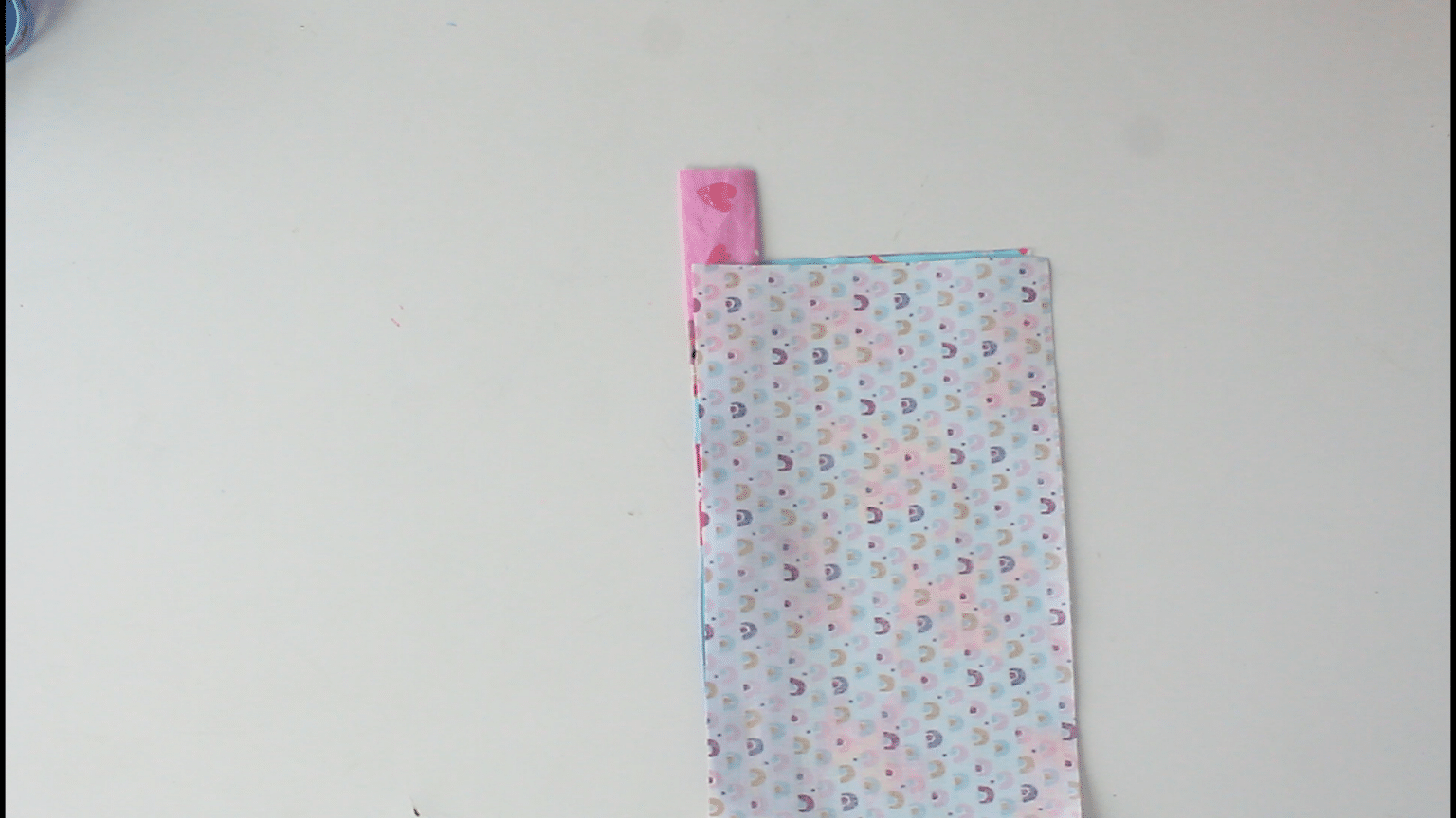 Easy Adorable Round Pencil Case Pattern - Easy Peasy Creative Ideas