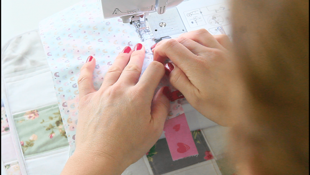 Easy Adorable Round Pencil Case Pattern - Easy Peasy Creative Ideas