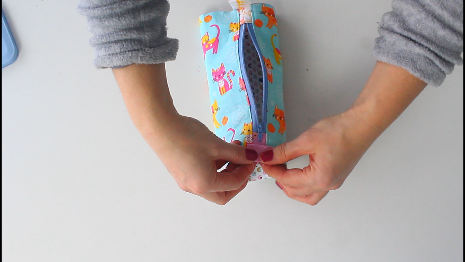 Easy Adorable Round Pencil Case Pattern - Easy Peasy Creative Ideas
