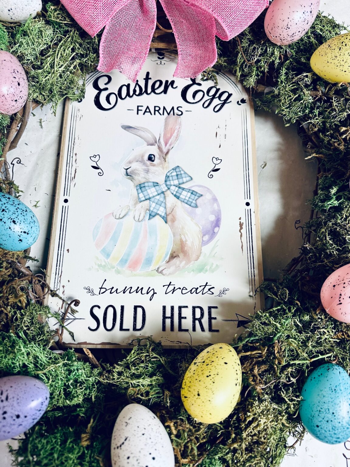 Festive DIY Easter egg wreath - Easy Peasy Creative Ideas