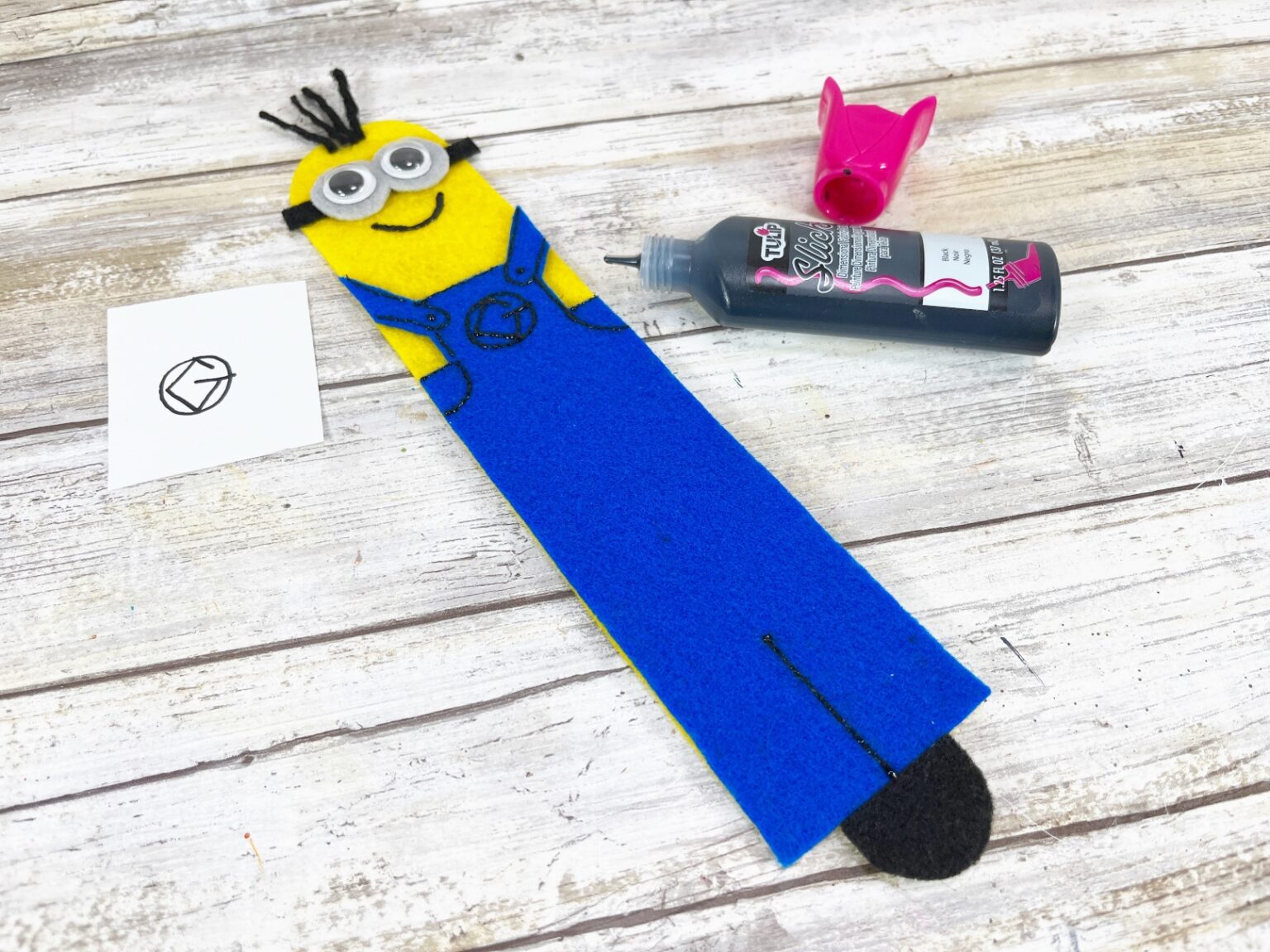 Smile-causing Minion Bookmarks Craft - Easy Peasy Creative Ideas