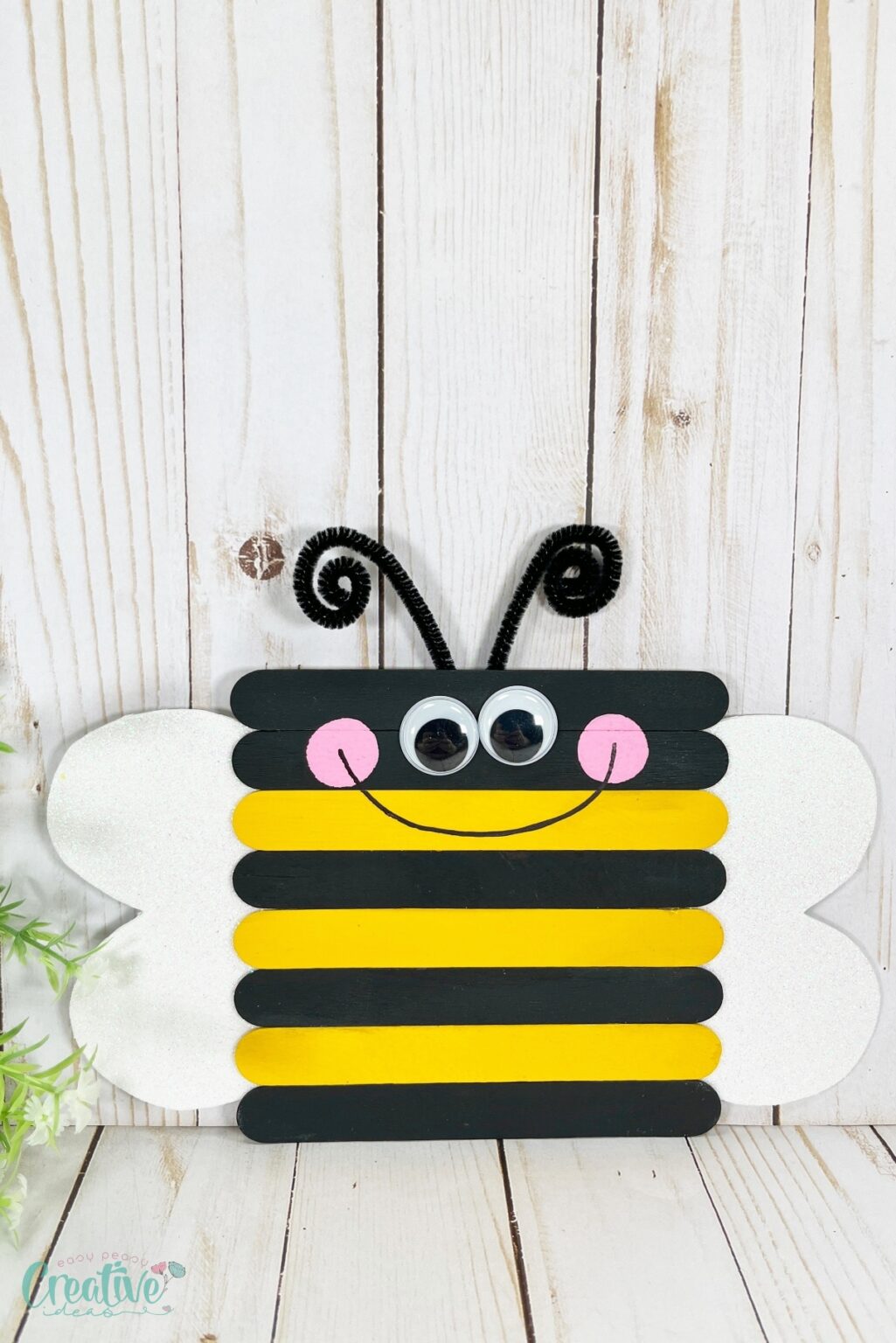 So Cute Bee Craft with Craft Sticks - Easy Peasy Creative Ideas