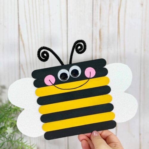 So Cute Bee Craft with Craft Sticks - Easy Peasy Creative Ideas