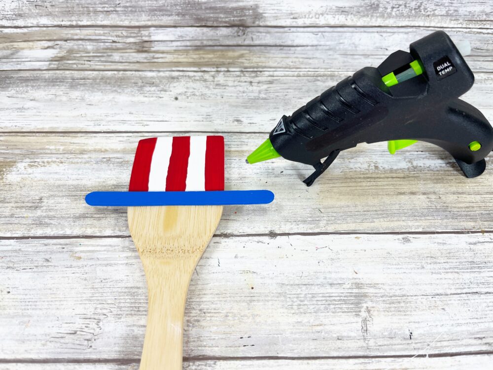 4th of July Uncle Sam Craft with Wooden Spoon - Easy Peasy Creative Ideas