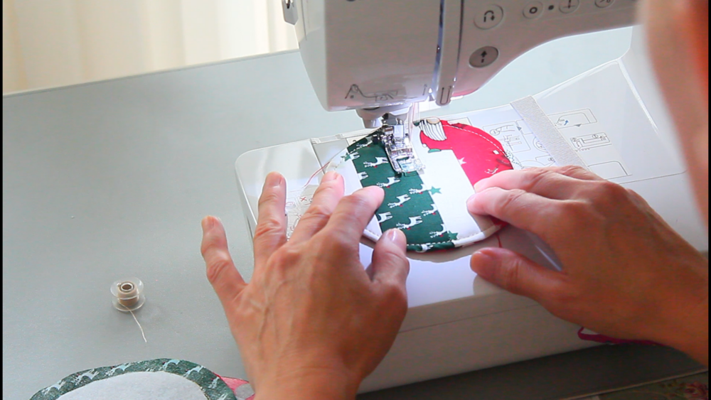 10 Minutes Sew Round Quilted Coasters - Easy Peasy Creative Ideas
