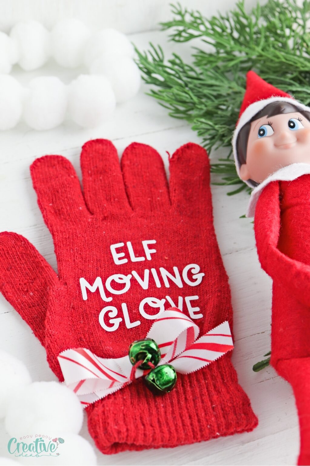 Elf moving glove craft - Easy Peasy Creative Ideas